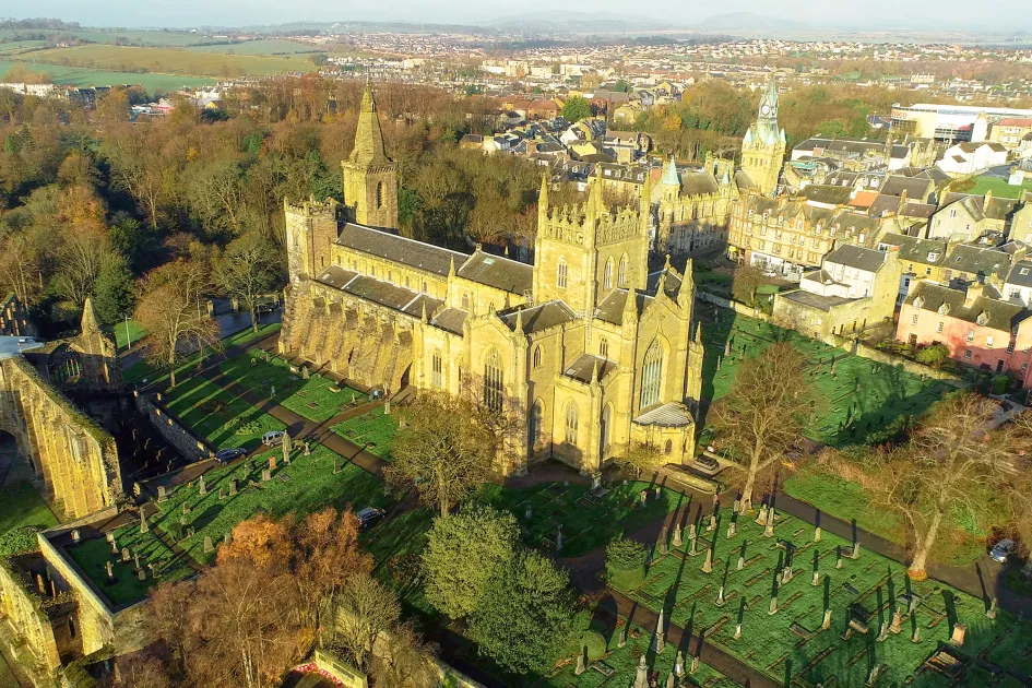 A Visitor's Introduction to Dunfermline, Scotland