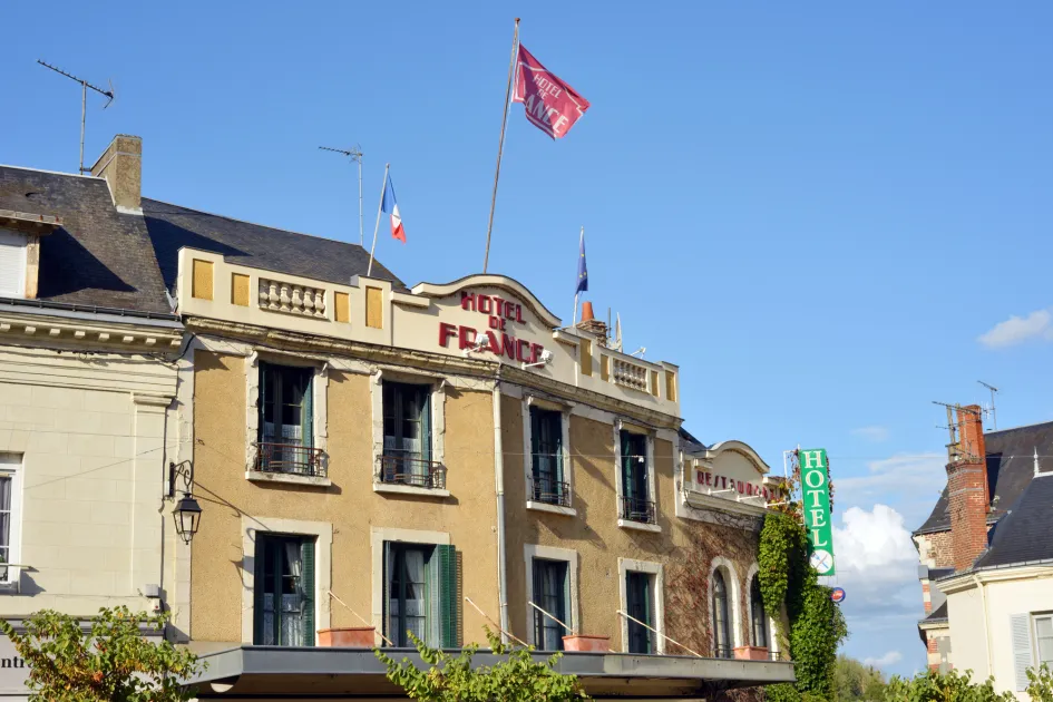 La Chartre-sur-le-Loir | A Visitor's Introduction