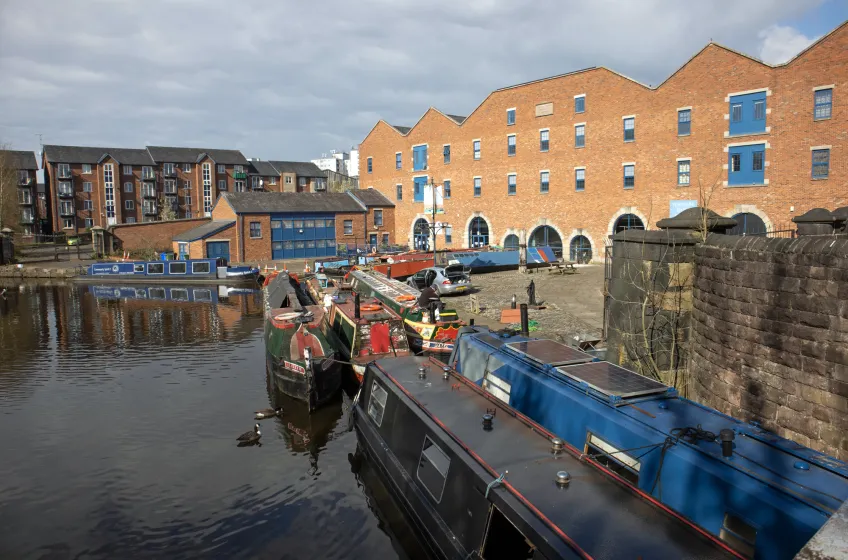 A Visitor's Introduction to Ashton-under-Lyne