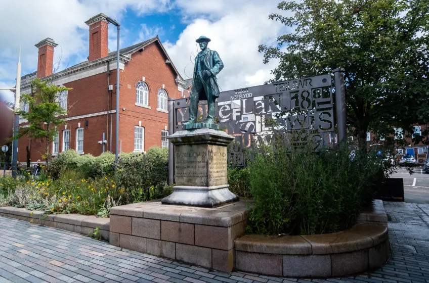 Discover Mold | A Visitor's Introduction to Mold