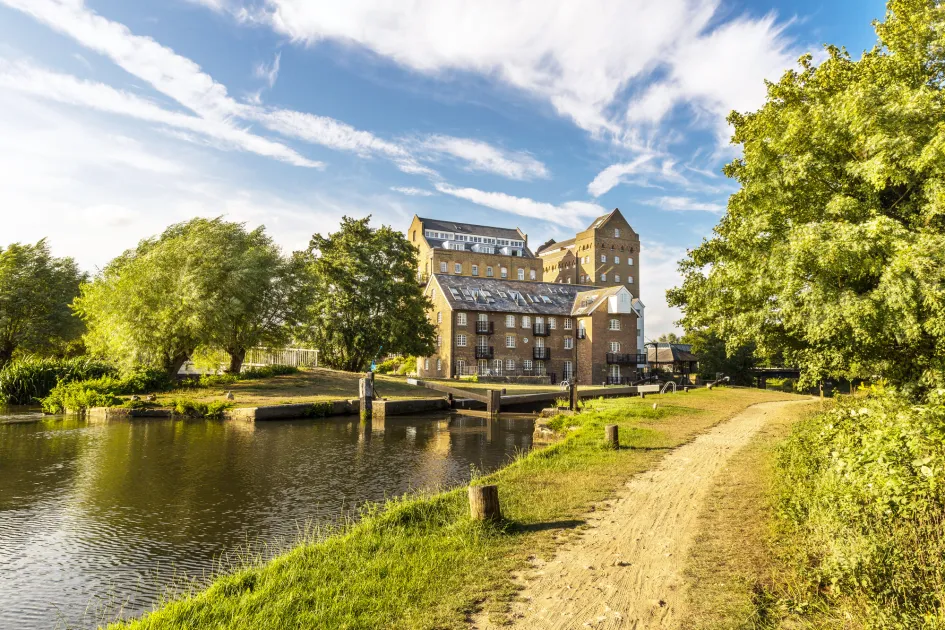 Addlestone | A Visitor's Introduction to Addlestone