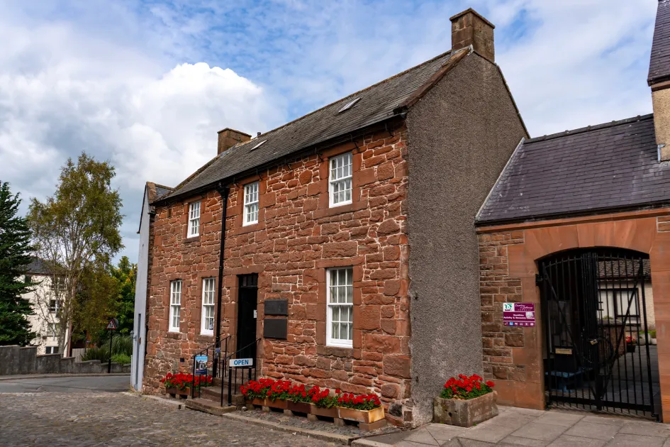 A Visitor's Introduction to Robert Burns House